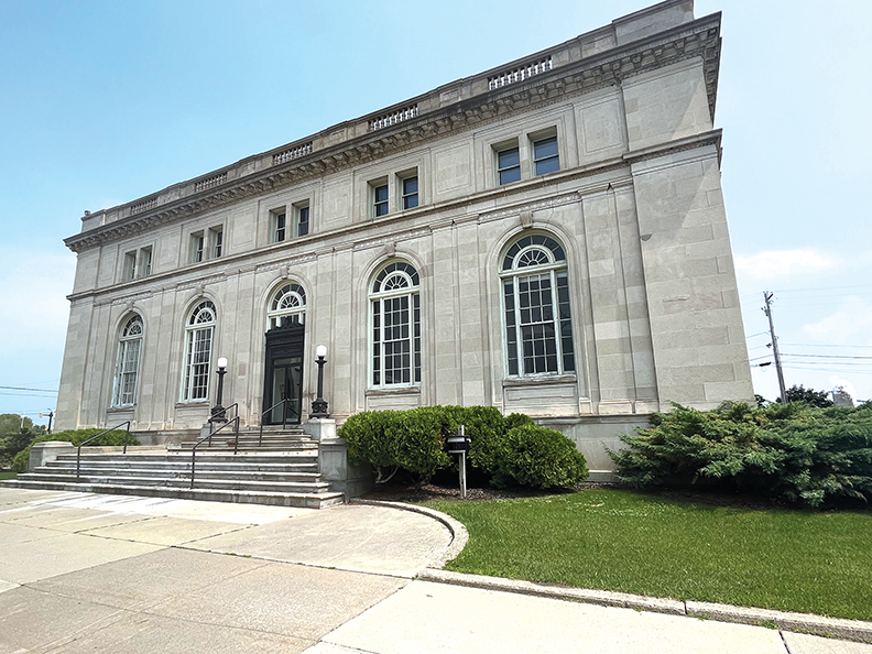 Konczak purchasing federal building; details plans for downtown | News ...